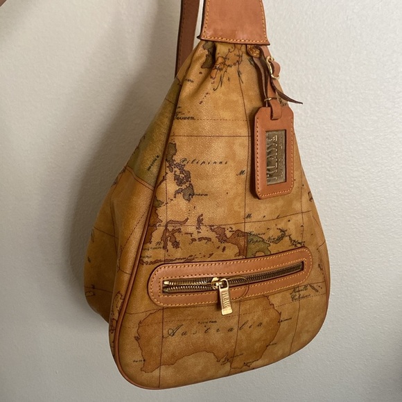 Alviero Martini | Bags | Albero Martini Prima Classe Shoulder Bag ...